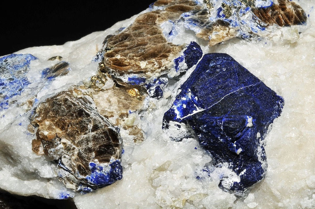 Lapis Blue Stone: A Guide to Lapis Azuli Gemstone – Zicana Boutique