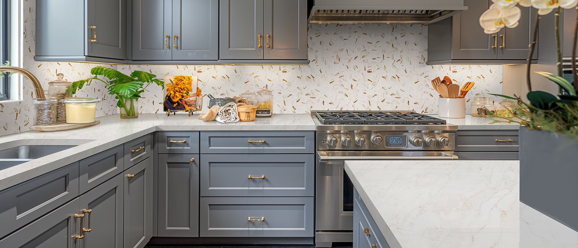 Buy Calacatta Premata Msi Q for $1,825 at Zicana Boutique